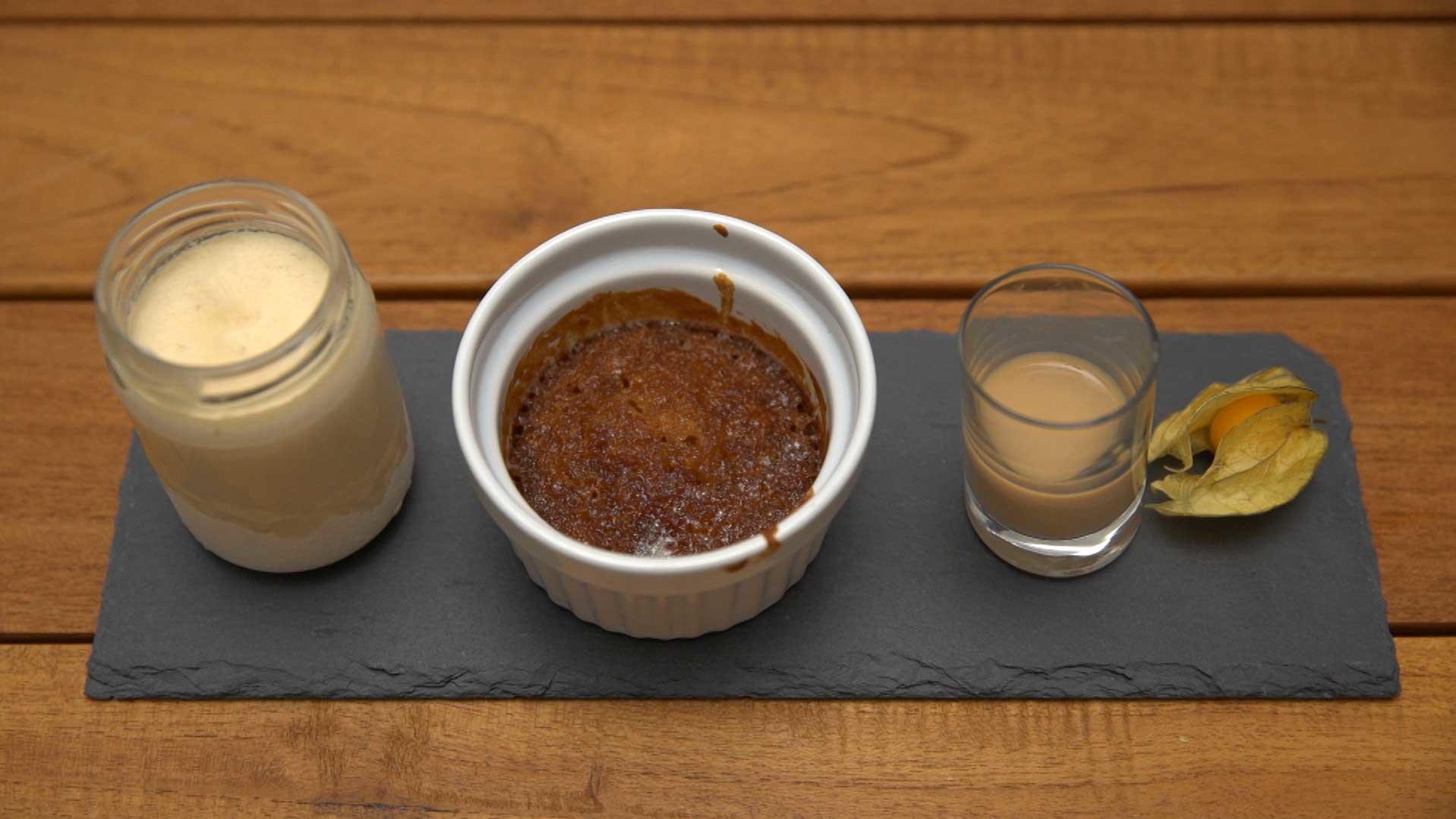 Cape Malva Pudding mit Marula-Eiscreme und Marula-Likör-Shot