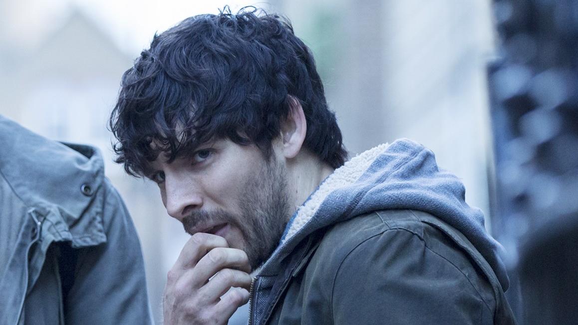 Humans: Colin Morgan spielt Leo