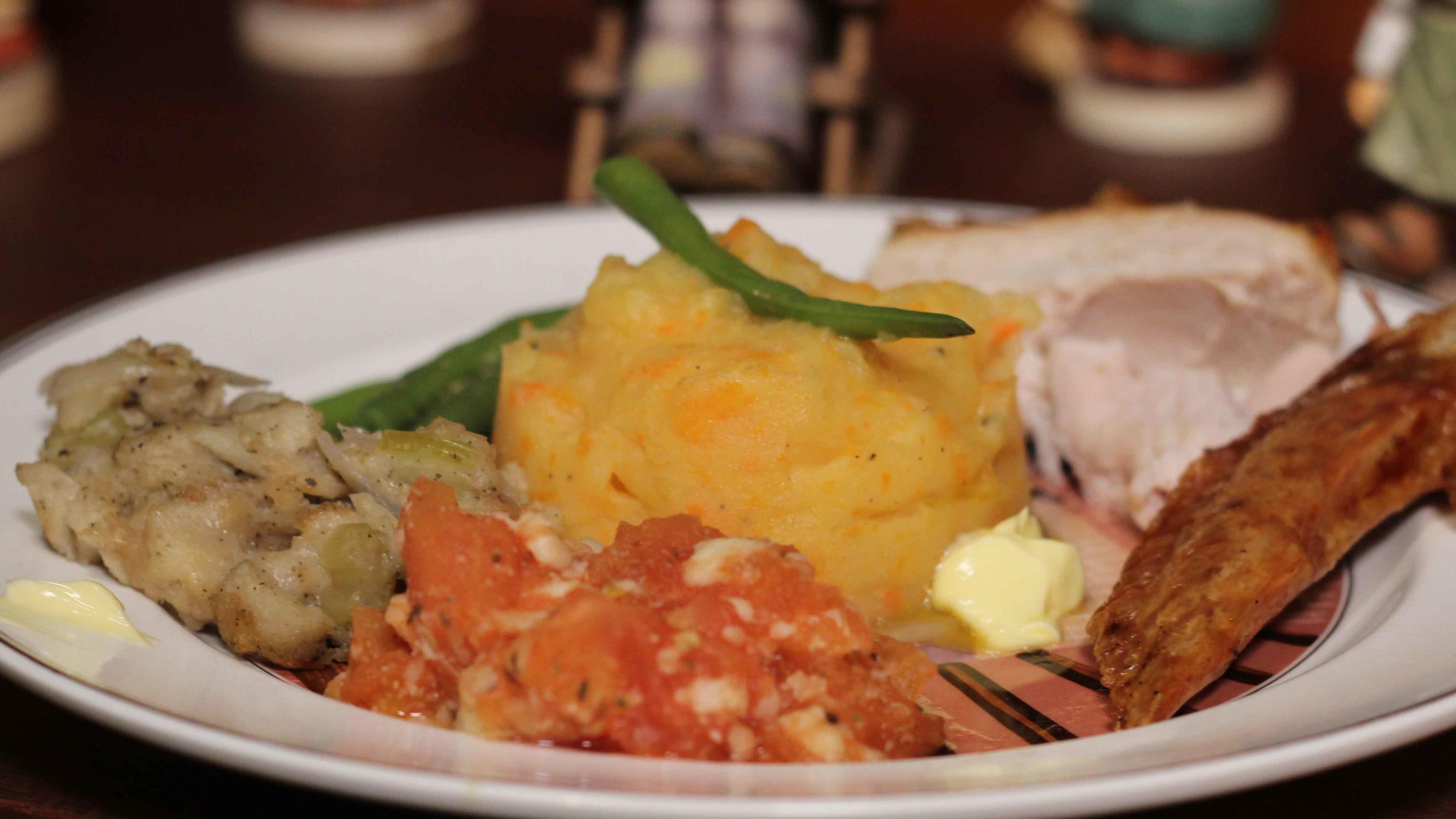 Roast Tom Turkey mit Rotwein-Gravy und traditionell englischer Füllung