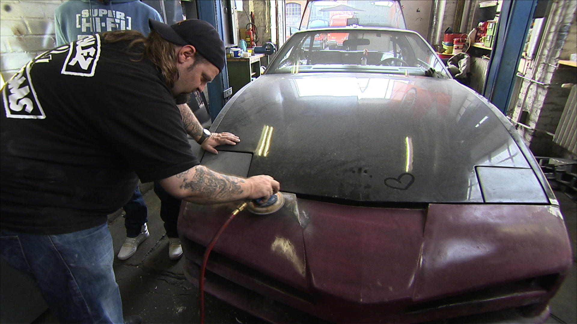 Die Tuning Profis: Ein Pontiac Firebird soll zu KITT werden