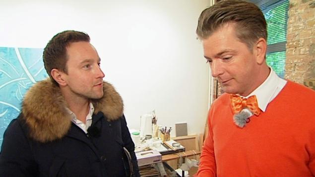 Robert Neubauer in einer Wurstfabrik