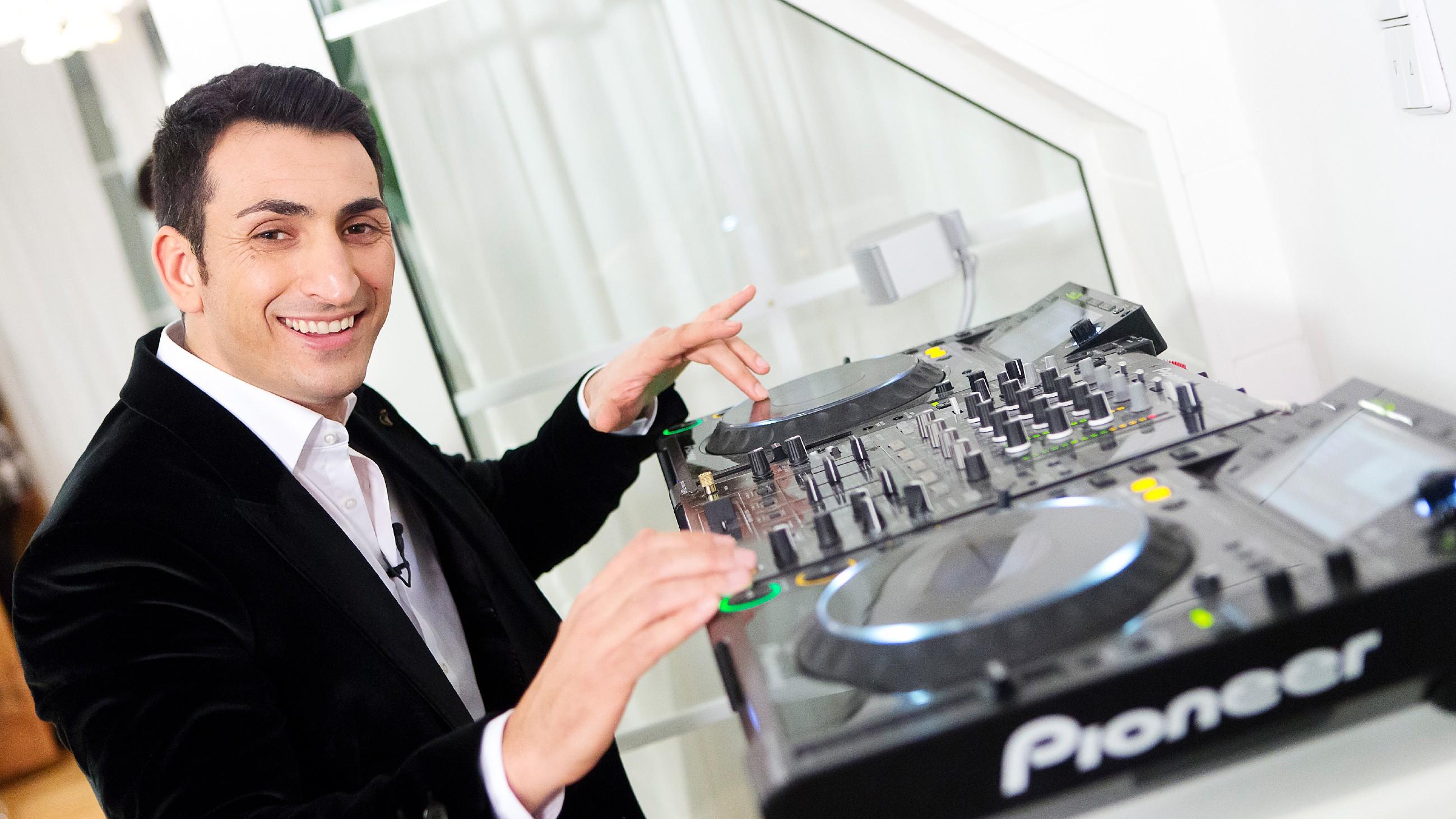 Mustafa kocht zum ersten Mal