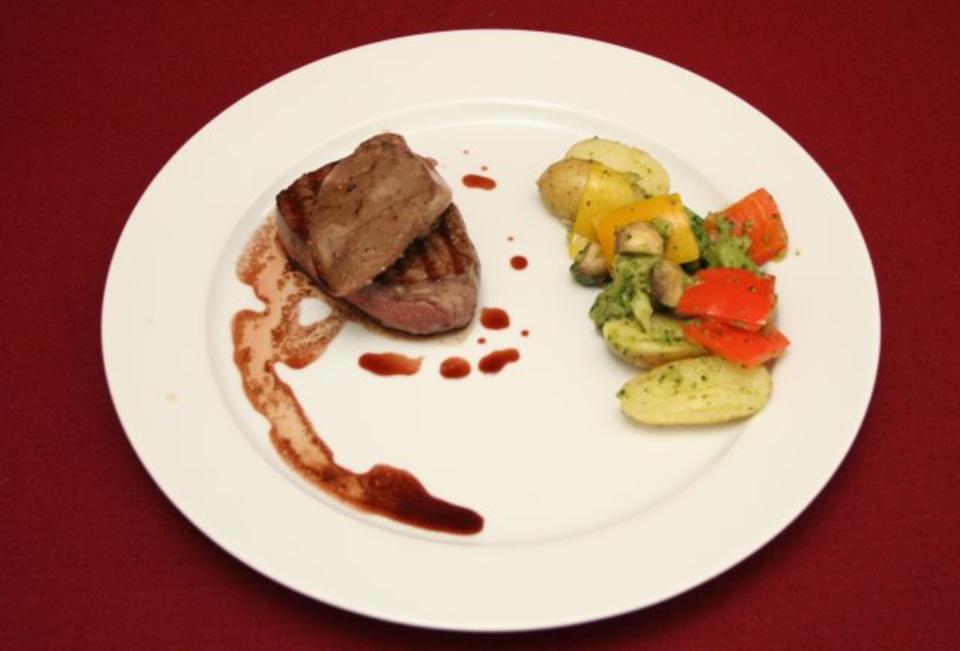 Das perfekte Dinner Rezepte - Black Angus Filet gegrillt mit Gänseleber ...