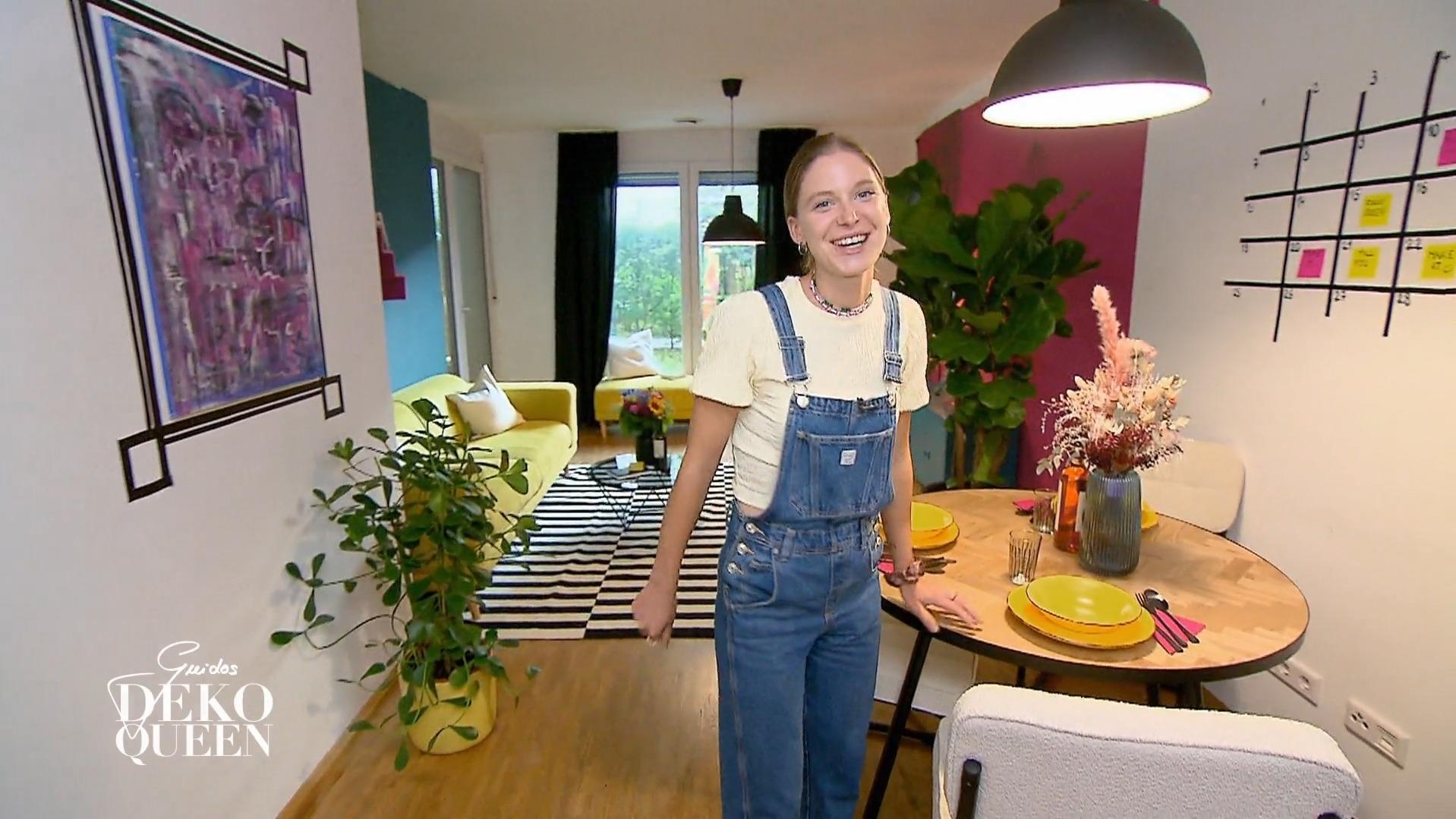 Guidos Deko Queen: Caro macht ihr Wohnzimmer zu einem wahren Kunstwerk