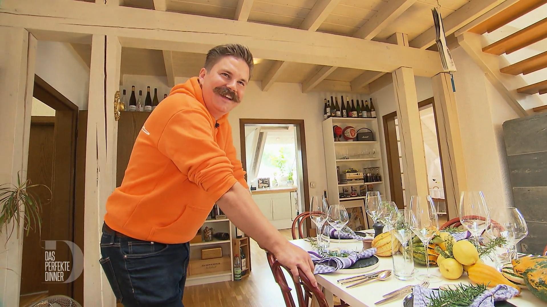 Das perfekte Dinner: Erwischt! Julian machte wohl gestern bei Manu ...